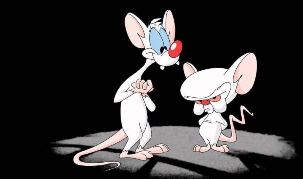 Mignolo e Prof. - Un artista ha mostrato la sua versione live-action