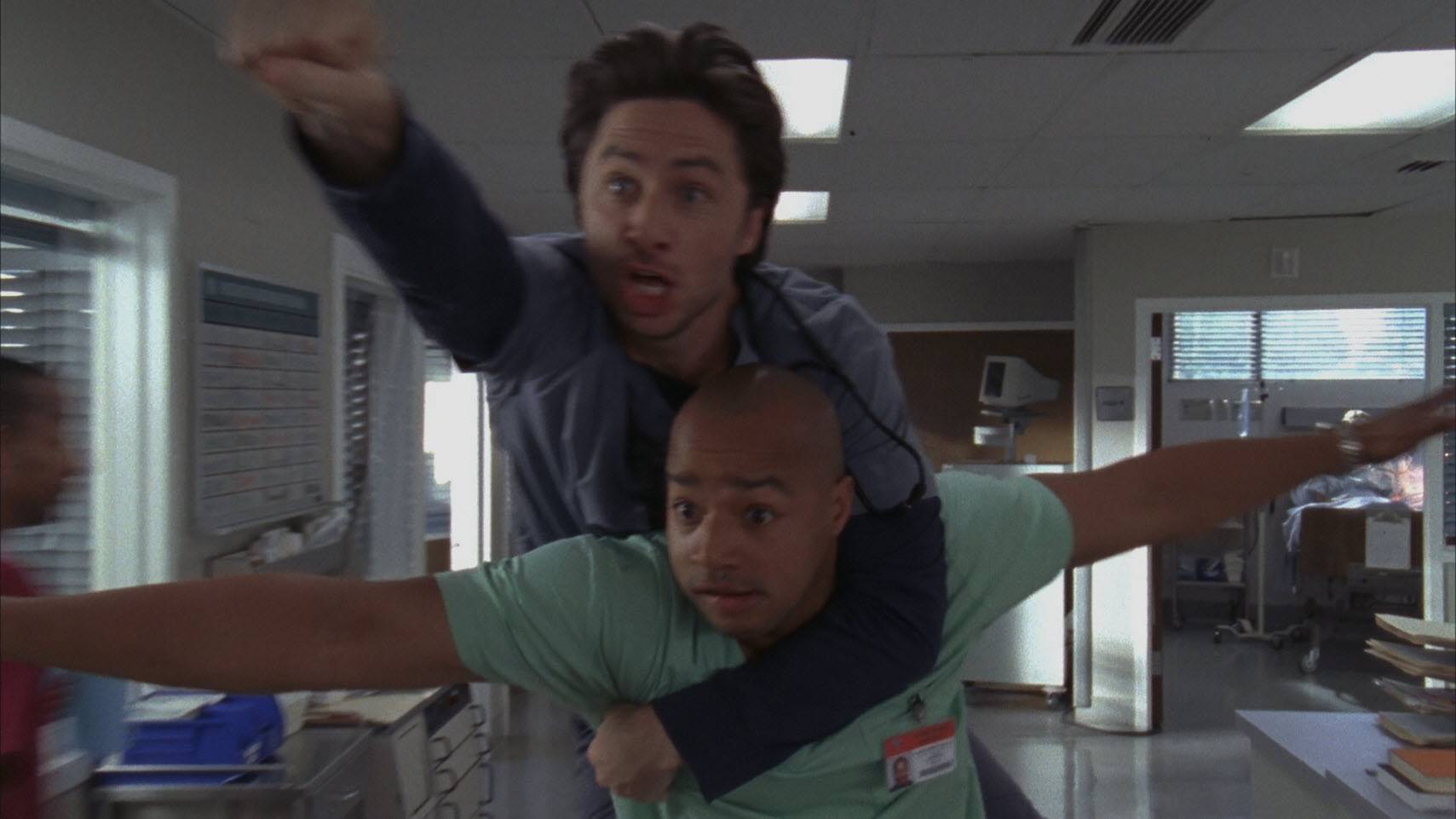 Scrubs: l'origine di un'iconica battuta svelata da Zach Braff